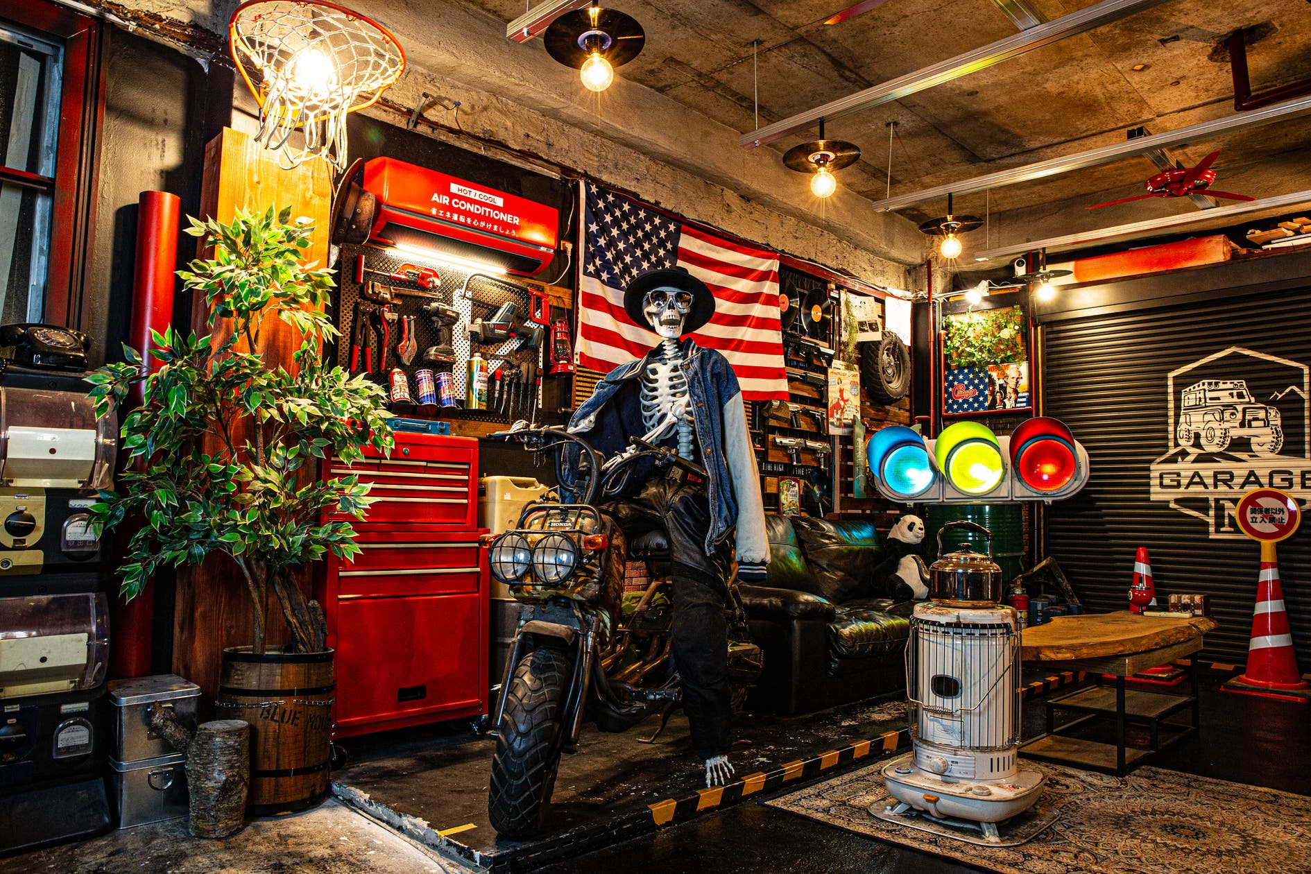 【ストロボ無料レンタル】アメリカンガレージ/廃墟/工場/サイバーパンク/スモークマシン/レトロの写真3