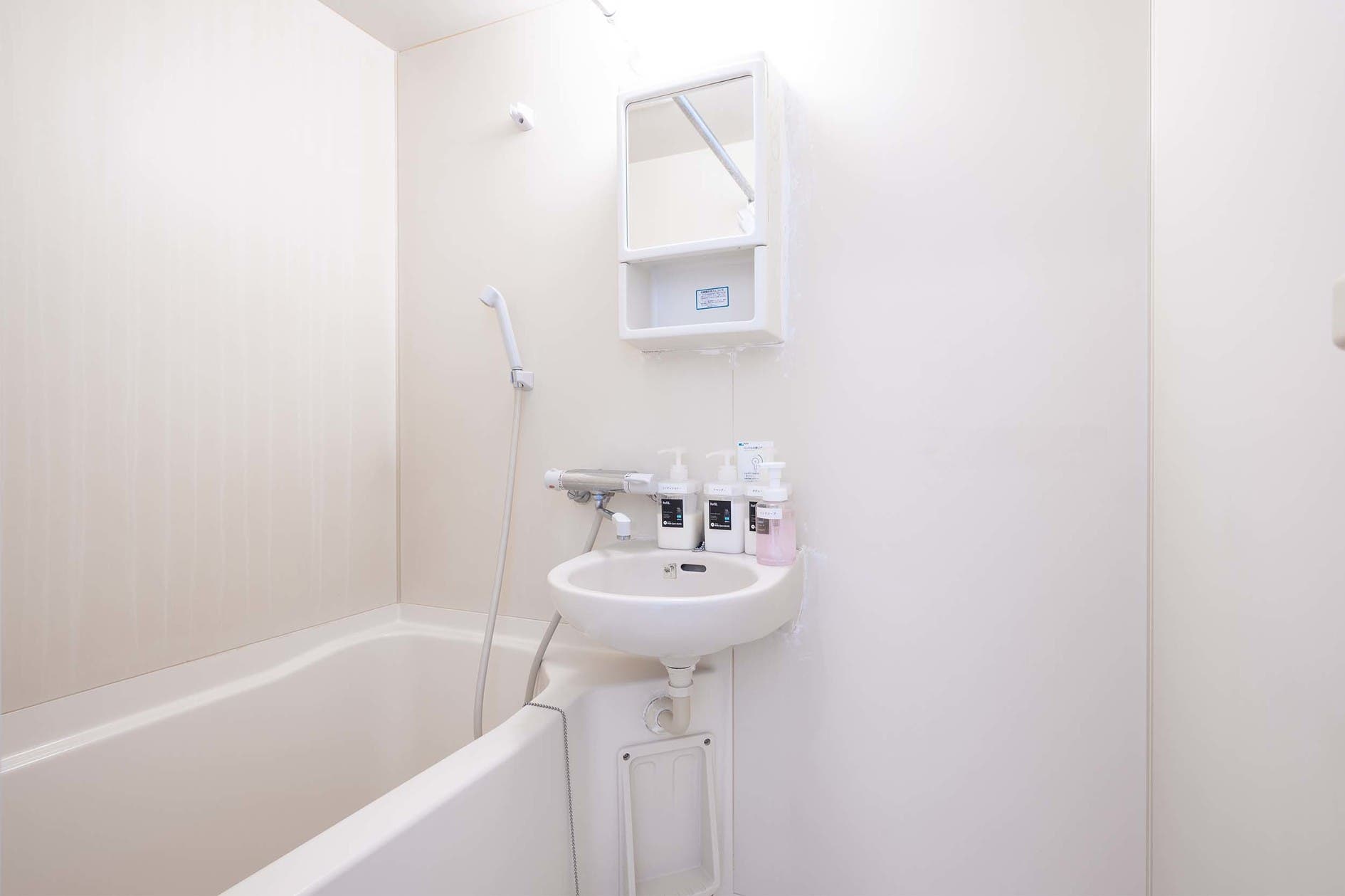 ③浴室（お風呂・シャワー）のご利用※タオル類は置いてありませんのでお近くでお買い求めくださいの画像1