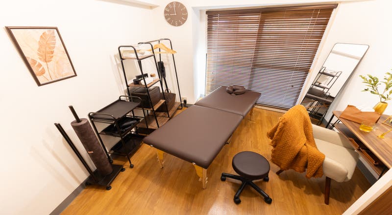 茶色を基調とした落ち着いたあたたかい「corelabo208　CHAIRO」名古屋駅徒歩５分✨エステ・ネイル・整体✨可燃ごみ無料