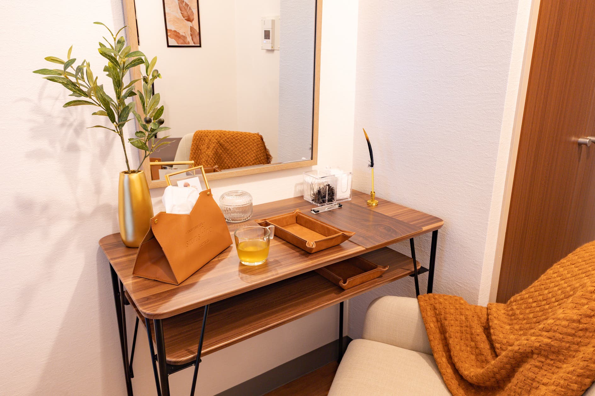 茶色を基調とした落ち着いたあたたかい「corelabo208　CHAIRO」名古屋駅徒歩５分✨エステ・ネイル・整体✨可燃ごみ無料の写真6