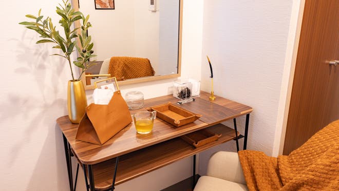 茶色を基調とした落ち着いたあたたかい「corelabo208 CHAIRO」名古屋駅徒歩5分✨エステ・ネイル・整体✨可燃ごみ無料の写真6