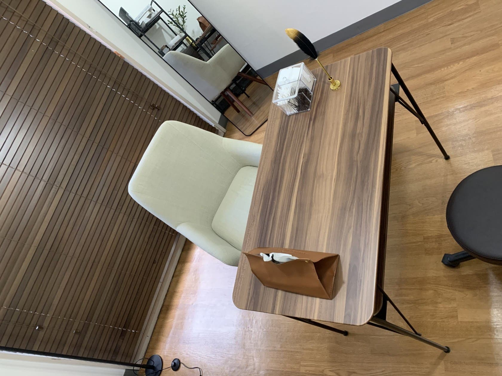 茶色を基調とした落ち着いたあたたかい「corelabo208　CHAIRO」名古屋駅徒歩５分✨エステ・ネイル・整体✨可燃ごみ無料の写真7