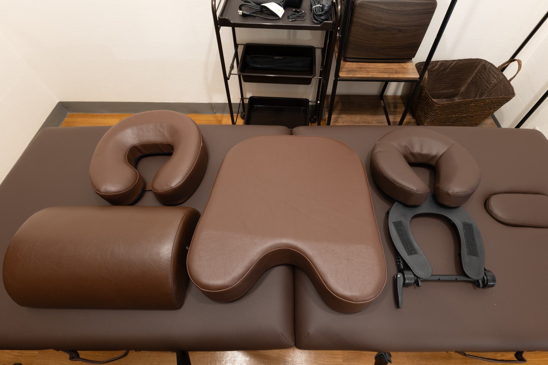 茶色を基調とした落ち着いたあたたかい「corelabo208　CHAIRO」名古屋駅徒歩５分✨エステ・ネイル・整体✨可燃ごみ無料の写真11