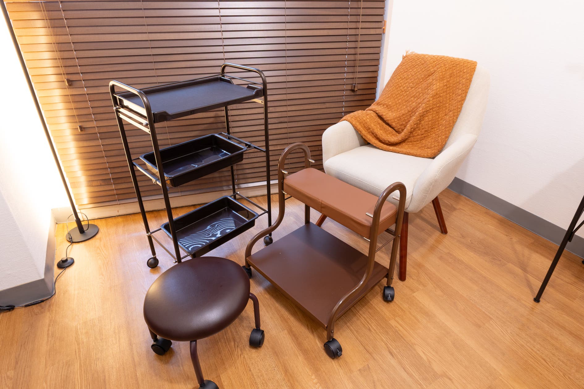 茶色を基調とした落ち着いたあたたかい「corelabo208　CHAIRO」名古屋駅徒歩５分✨エステ・ネイル・整体✨可燃ごみ無料の写真14