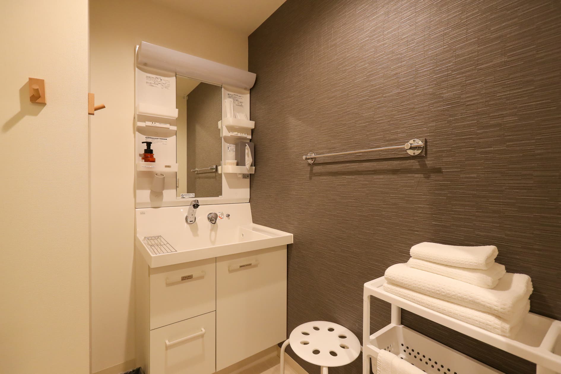 【忘年会・新年会に！】武蔵ヶ辻徒歩3分 大画面テレビ&キッチン付き44㎡1LDK貸切個室シアタールーム【駐車場あり！】の写真7