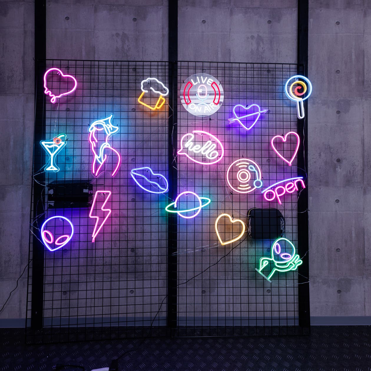 サイバー＆ゲーミング風スタジオ、駅・駐車場直結なので移動も楽々です！の写真10