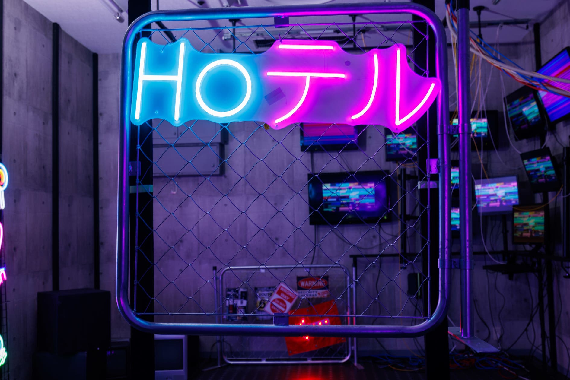 サイバー＆ゲーミング風スタジオ、駅・駐車場直結なので移動も楽々です！の写真11