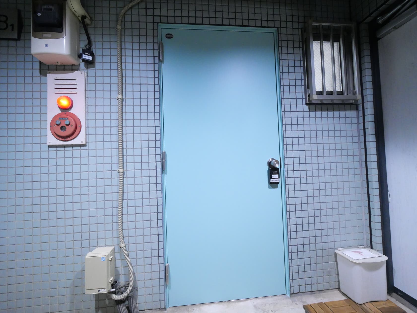 【柏駅4分】真っ白な内装で清潔感✨｜20平米｜リノリュウム床｜天井高く開放的｜5人で余裕でダンス👍｜撮影映えLED完備🎥の写真22