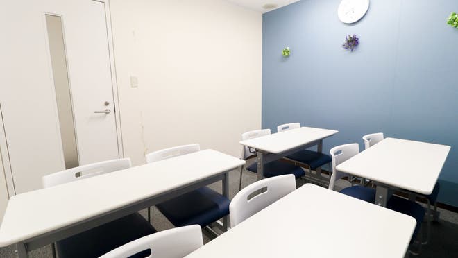 【梅田駅地下直結で最高の立地!大阪駅前第二ビル!8名利用可!】大型モニター・WiFi全て無料!ふれあい貸し会議室 梅田No132の写真2