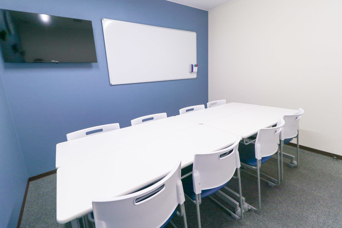 【梅田駅地下直結で最高の立地！大阪駅前第二ビル！8名利用可！】大型モニター・WiFi全て無料！ふれあい貸し会議室 梅田No132の写真11