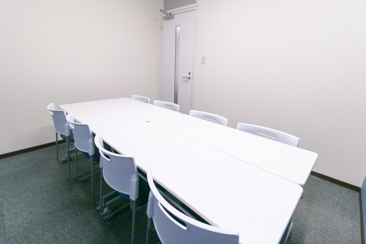 【梅田駅地下直結で最高の立地！大阪駅前第二ビル！8名利用可！】大型モニター・WiFi全て無料！ふれあい貸し会議室 梅田No132の写真13