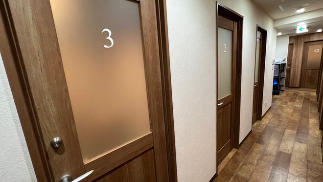 【1名用完全個室/1時間440円】赤坂見附駅から徒歩20秒!<ブース1>の写真5