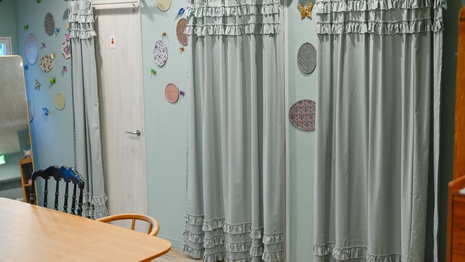 【新宿御苑前駅から徒歩4分】アンティーク家具盛りだくさんの100平米のレンタルスタジオの写真4