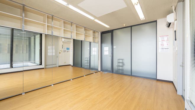 ⭐️少人数にオススメ/久留米市最安値級の価格です⭐️♦︎西鉄久留米駅徒歩1分♦︎ダンスができるレンタルスタジオ【24時間営業】の写真6