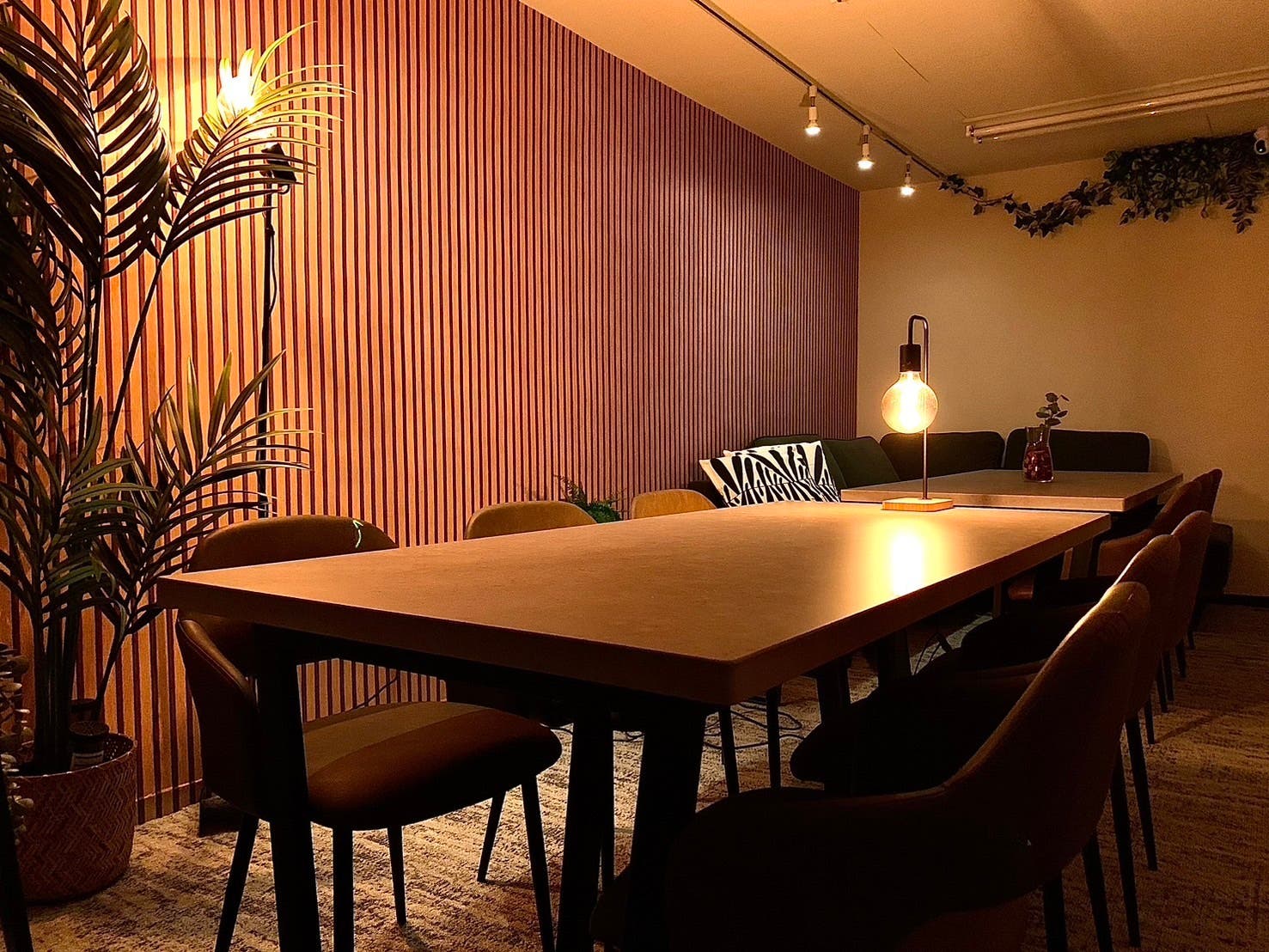 【格安／JR新橋駅徒歩4分】最大18名/Wi-Fi/会議・撮影・懇親会・パーティ・飲食可！の写真6