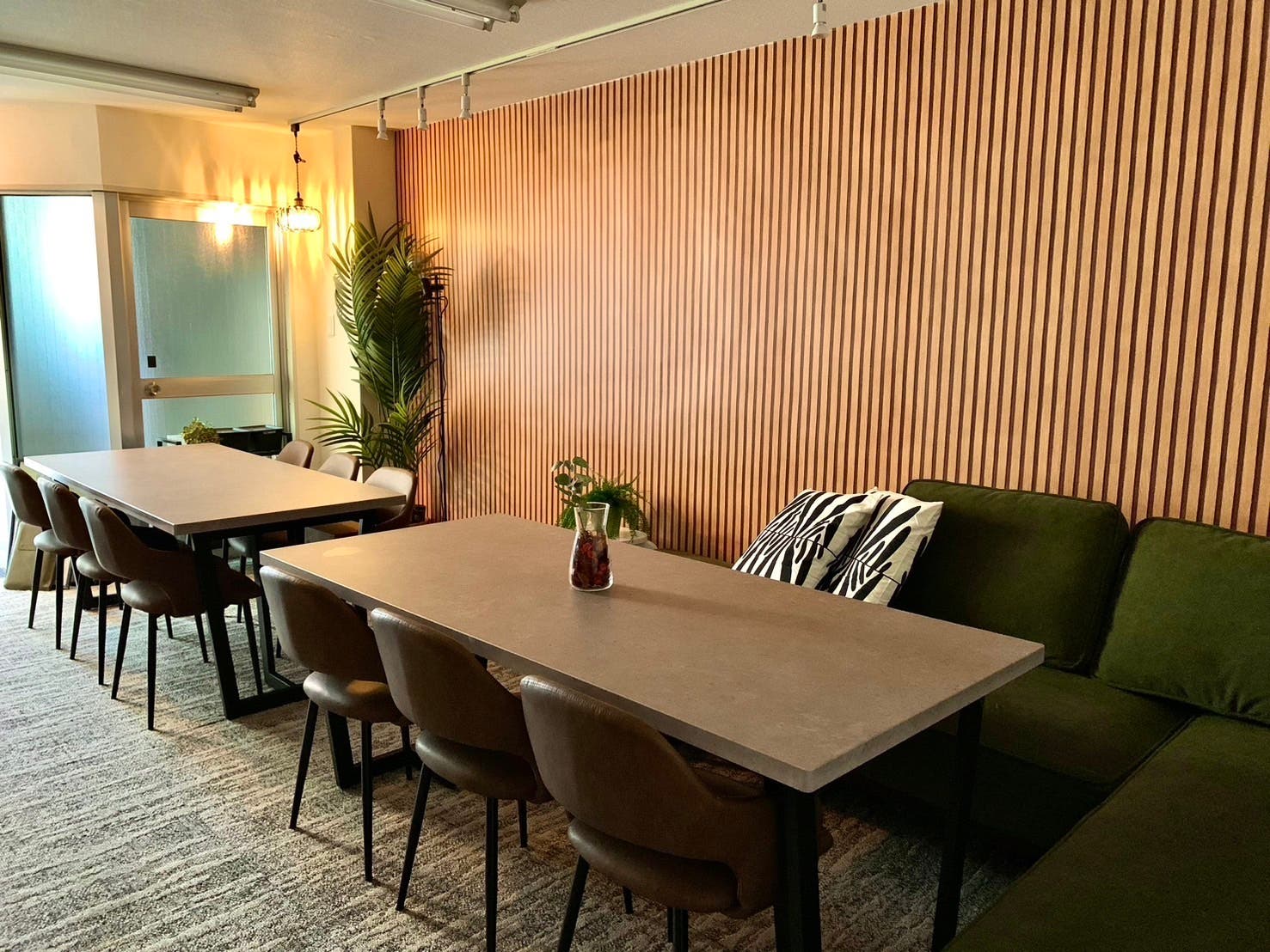 【格安／JR新橋駅徒歩4分】最大18名/Wi-Fi/会議・撮影・懇親会・パーティ・飲食可！の写真13