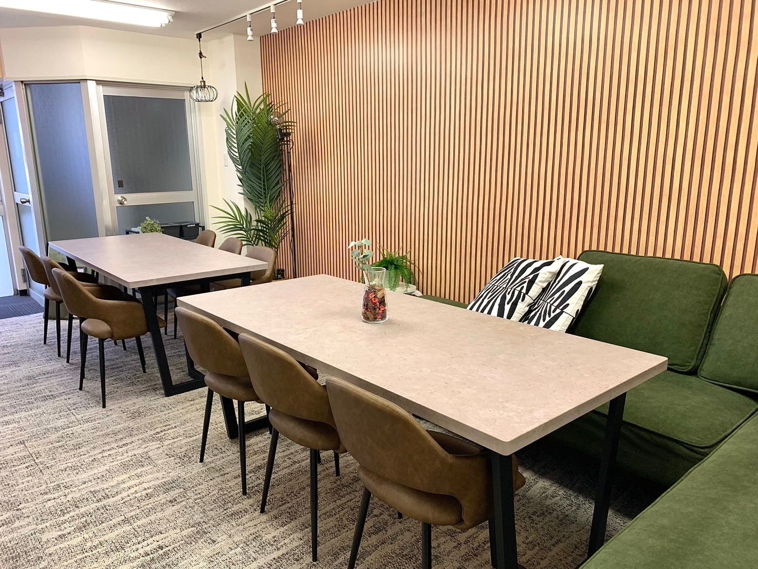 【格安／JR新橋駅徒歩4分】最大18名/Wi-Fi/会議・撮影・懇親会・パーティ・飲食可！の写真15