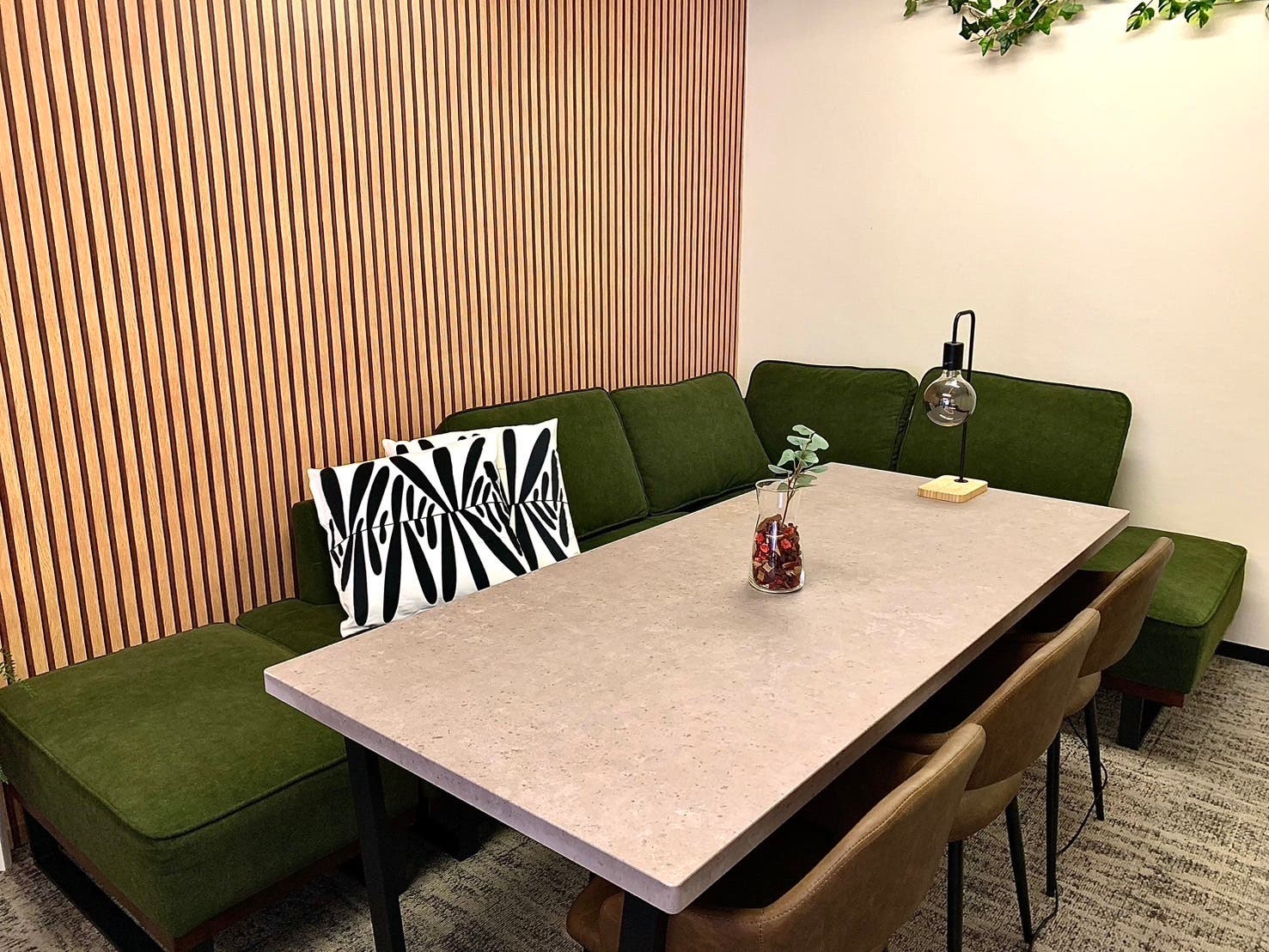 【格安／JR新橋駅徒歩4分】最大18名/Wi-Fi/会議・撮影・懇親会・パーティ・飲食可！の写真16