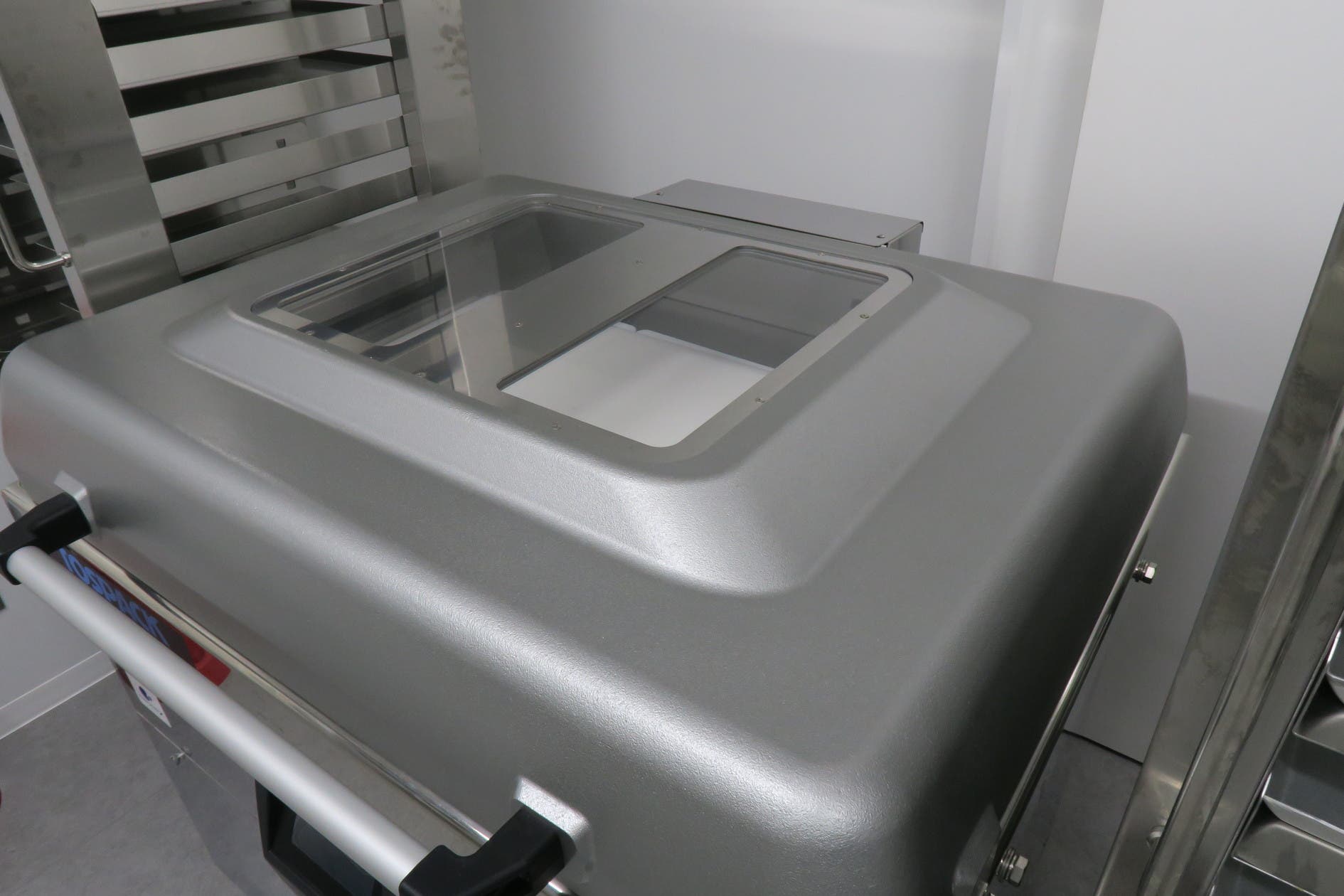 【武蔵小杉】冷凍レンタルキッチン！冷凍食品1万食製造可能・本格厨房設備完備・12人作業可能な広い厨房・営業許可付きキッチンの写真6