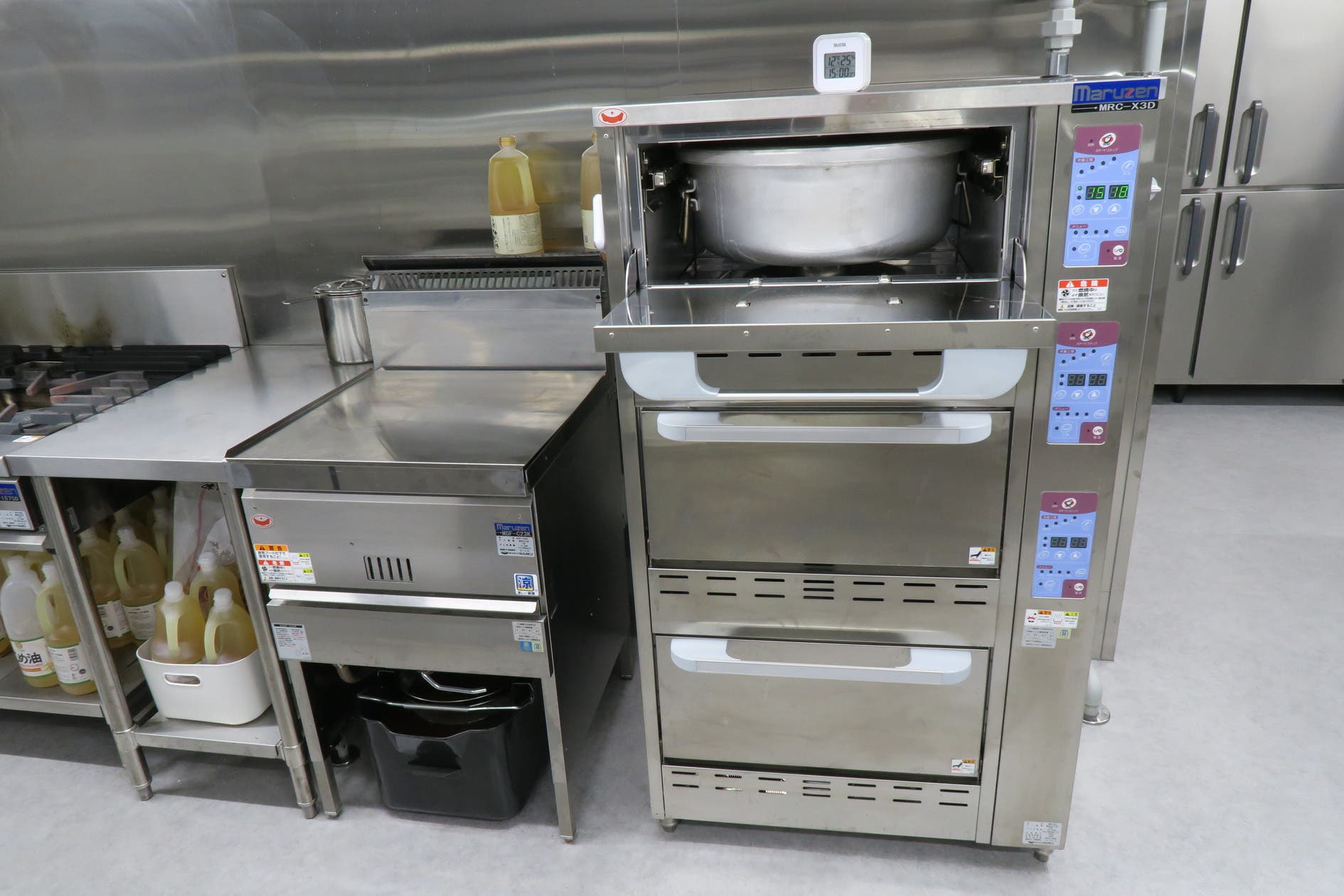 【武蔵小杉】冷凍レンタルキッチン！冷凍食品1万食製造可能・本格厨房設備完備・12人作業可能な広い厨房・営業許可付きキッチンの写真12