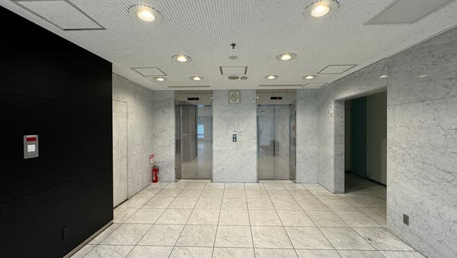 【リロの会議室】五反田KANPAIビル 1階 RoomD 五反田駅徒歩5分、商談やミーティングに最適です。の写真3