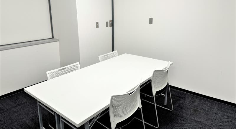 五反田KANPAIビル　1階　RoomC  五反田駅徒歩5分、少人数の打ち合わせに最適です。