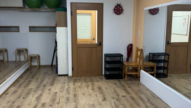 駅から徒歩5分♪習い事教室/講座/ママ会/ファミリー会にもぴったりなレンタルスタジオです★の写真1