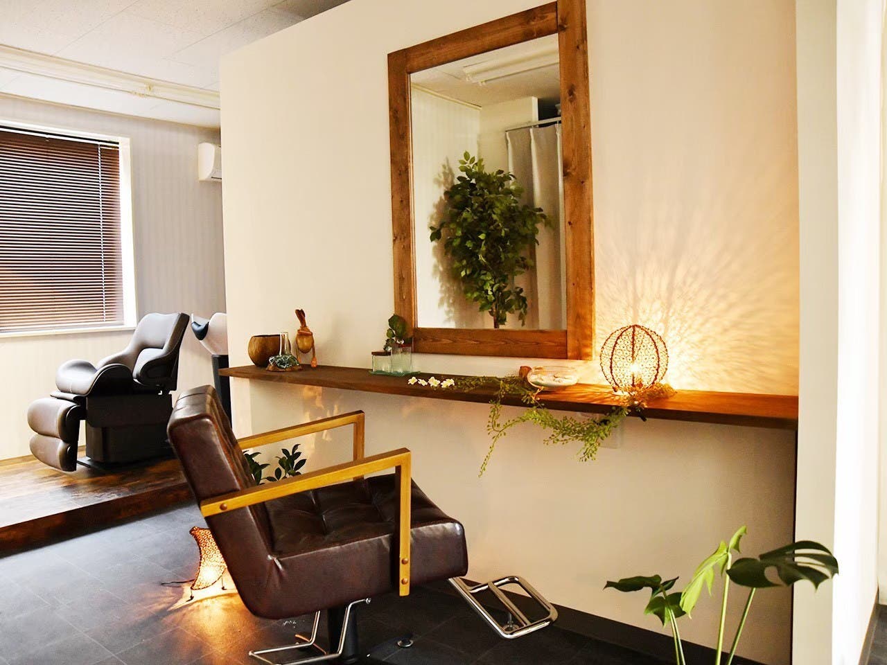 南浦和駅から徒歩３分の利便性良し、セット面やベット等もあり多様なサロンワーク可！の写真7