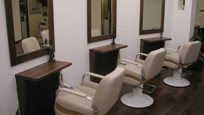 南浦和駅から徒歩3分の利便性良し、セット面やベット等もあり多様なサロンワーク可!の写真8