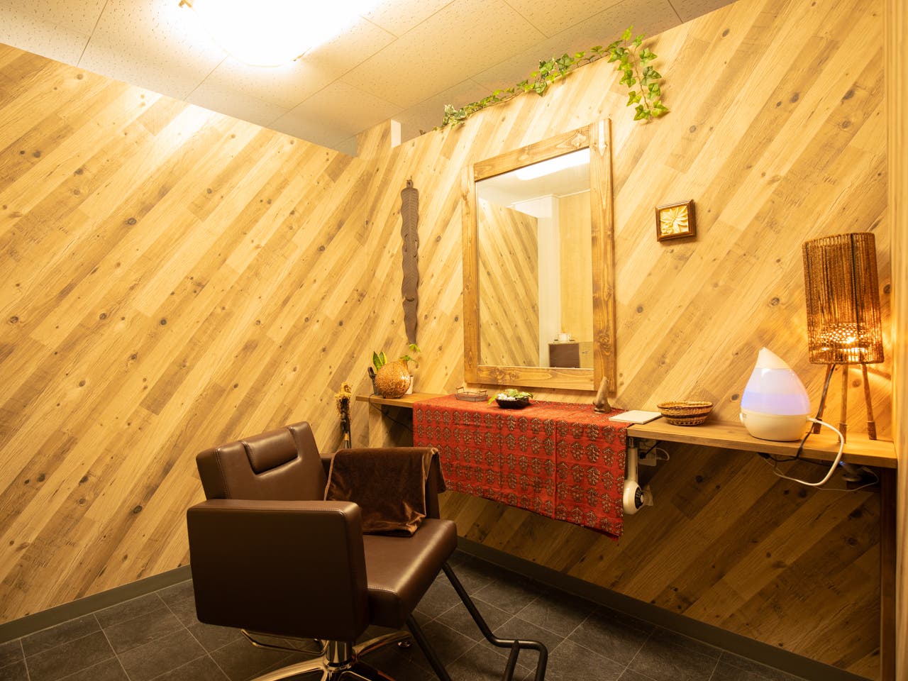 南浦和駅から徒歩３分の利便性良し、セット面やベット等もあり多様なサロンワーク可！の写真10