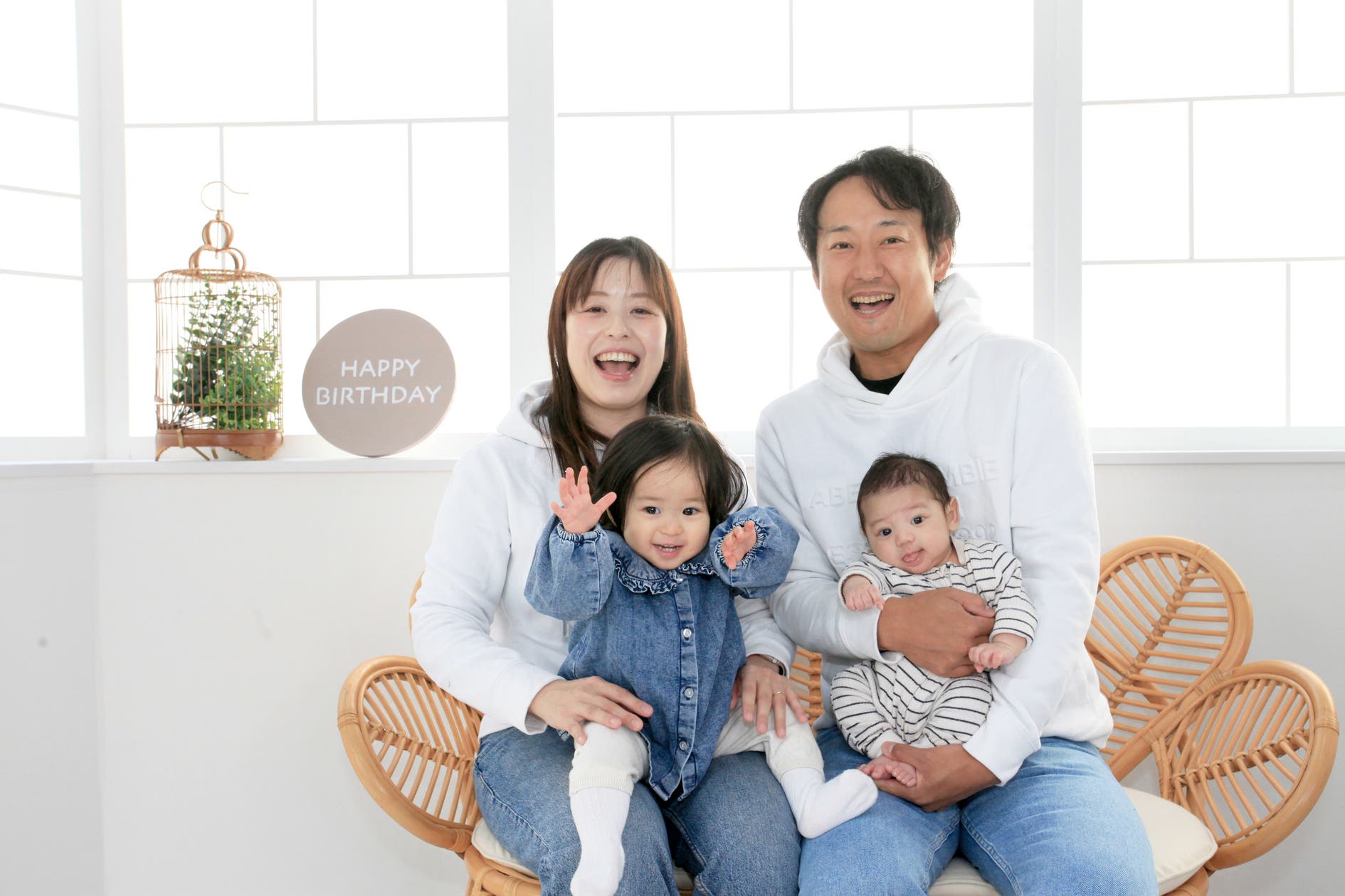 池袋東口徒歩４分/毎日清掃/自然光×白の空間/無限に広がる撮影の可能性/シンプルで洗練された非日常/背景10種類/機材すべて無料の写真9