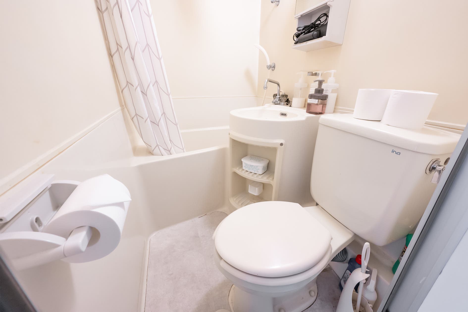 ③浴室（お風呂・シャワー）のご利用※タオル類は置いてありませんのでお近くでお買い求めくださいの画像1