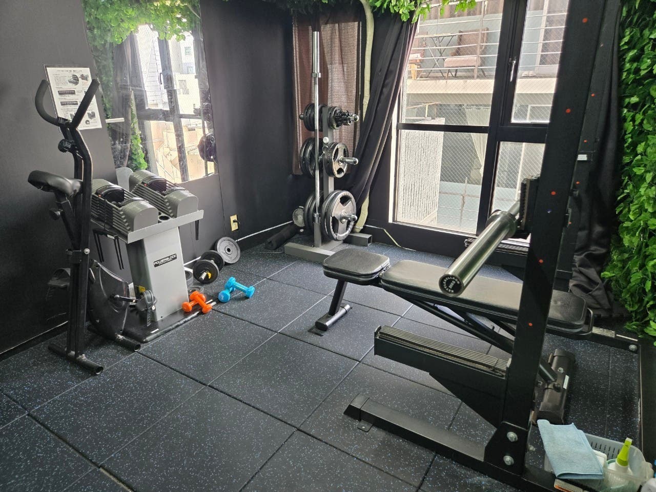 《駅近・清潔・オシャレ空間》心斎橋レンタルジム｜SNS集客にも◎！器具充実でパーソナルトレーニングに最適の写真15