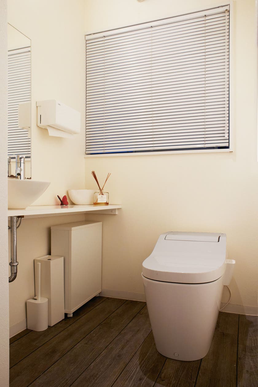 メイクブース、シャンプー台完備で、美容関連の撮影に最適なスタジオ。白ホリゾントを備え、ヘアスタイル撮影、美容関連セミナーにお勧めの写真15