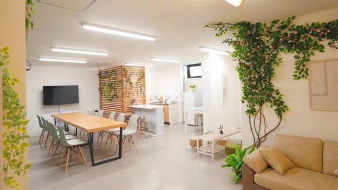 【上小田井】🍻忘年会に人気!ママ会・クリスマスパーティ🎄にも◎広々40名貸切×100㌅スクリーン📽/24時間利用OKの写真1