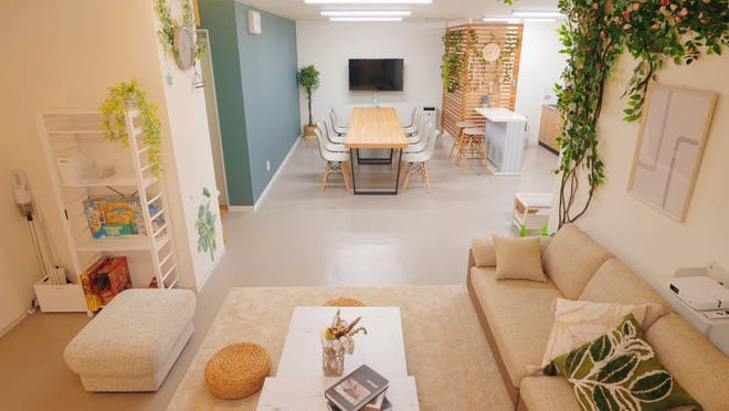 【上小田井】🍻忘年会に人気!ママ会・クリスマスパーティ🎄にも◎広々40名貸切×100㌅スクリーン📽/24時間利用OKの写真2