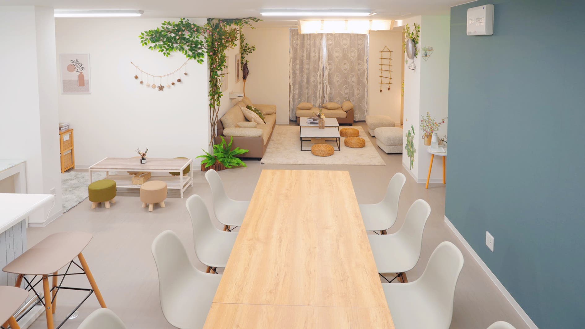 【上小田井】🍻忘年会に人気！ママ会･クリスマスパーティ🎄にも◎広々40名貸切×100㌅スクリーン📽／24時間利用OKの写真9