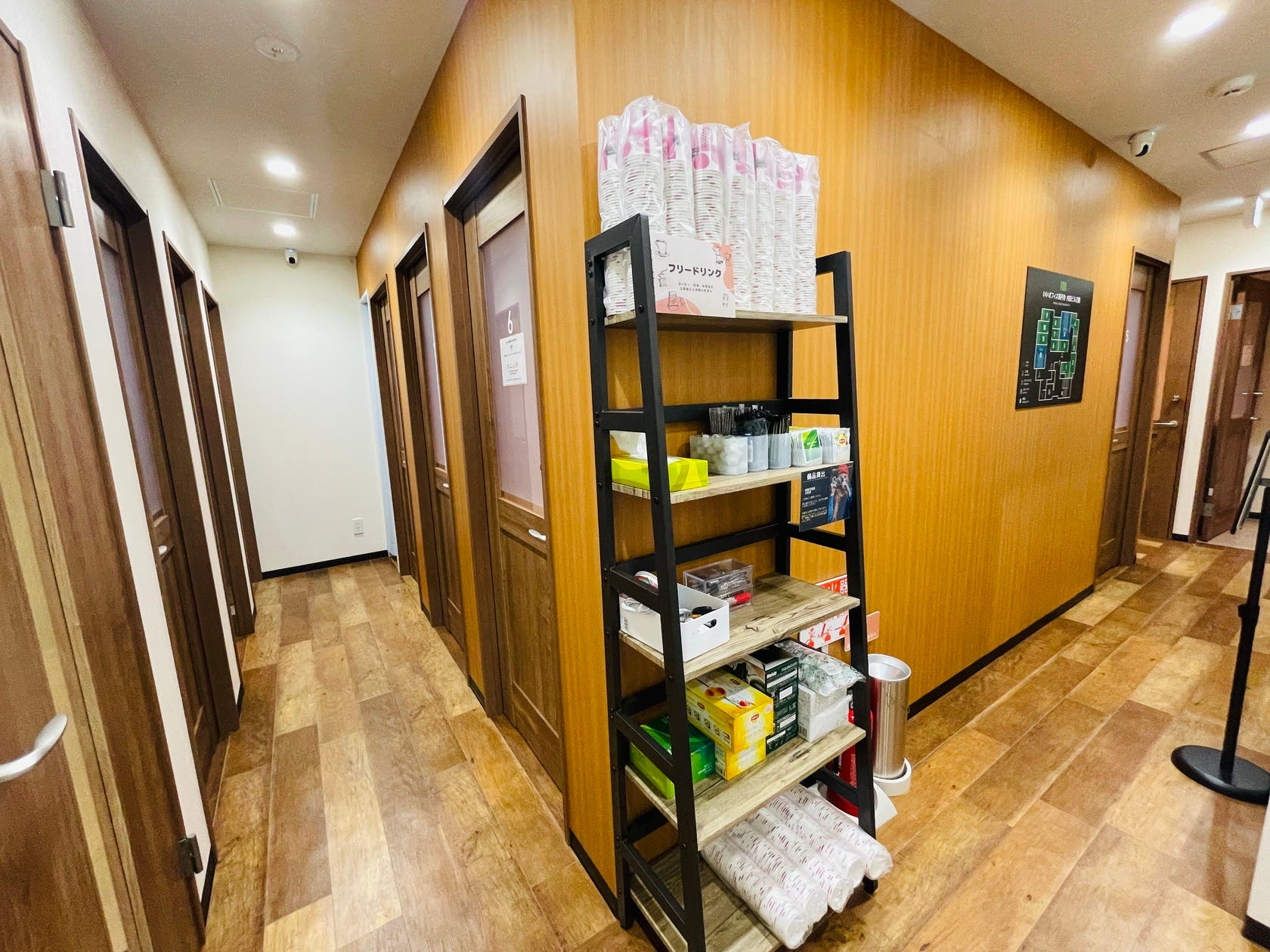 【¥220/30分！高円寺駅から1分】モニター・フリードリンク付き1名個室（個室5）※予約時間前は入室不可の写真3