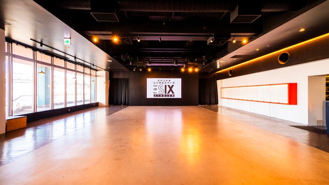 熱狂とつながりが生まれる、最大300名収容の多目的レンタルスペースの写真1