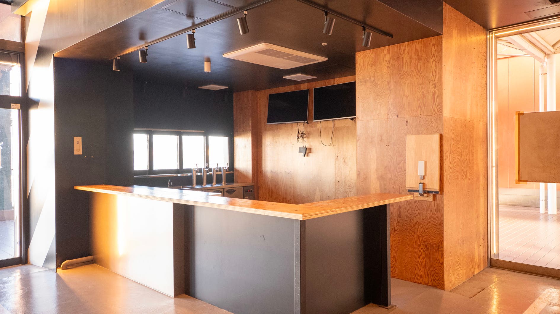 熱狂とつながりが生まれる、最大300名収容の多目的レンタルスペースの写真19