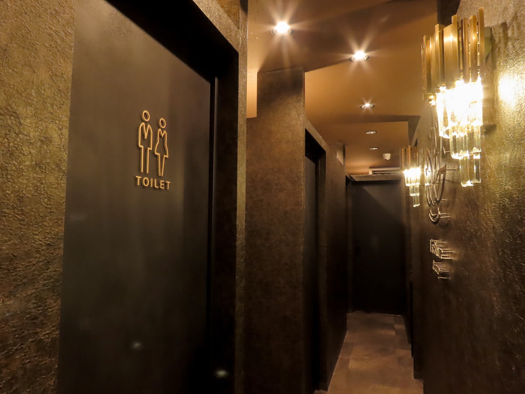 壁仕切り＆扉付の個室◎小伝馬町駅から徒歩2分のモダンなサロンの写真6