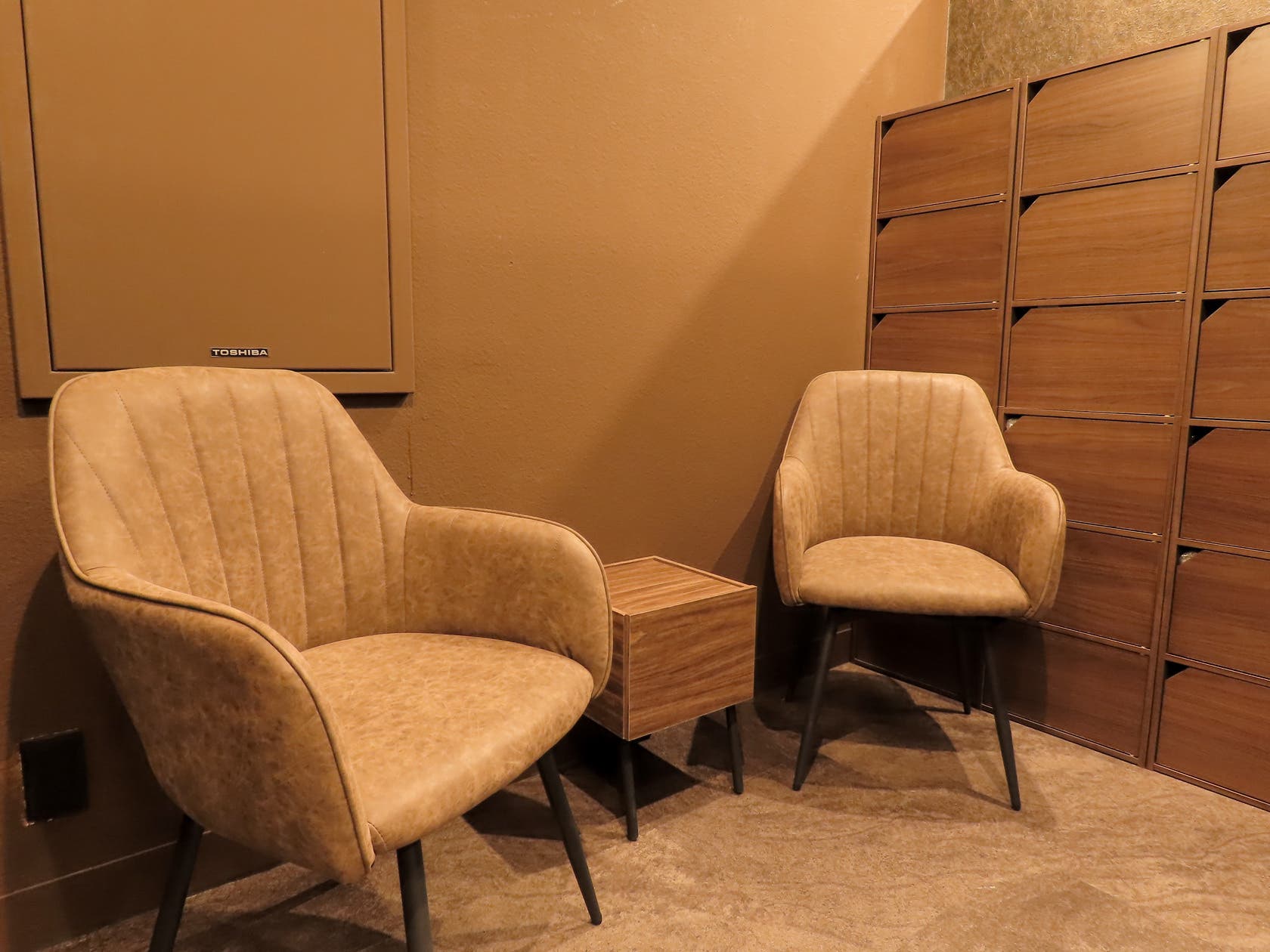 壁仕切り＆扉付の個室◎小伝馬町駅から徒歩2分のモダンなサロンの写真7