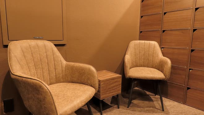 壁仕切り&扉付の個室◎小伝馬町駅から徒歩2分のモダンなサロンの写真7