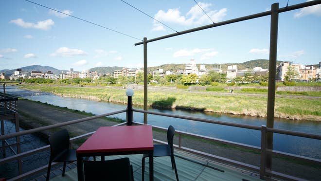 京の夏の風物詩”鴨川納涼床&ダイニングスペースを貸切。各種イベント・結婚式・パーティー等 の写真1