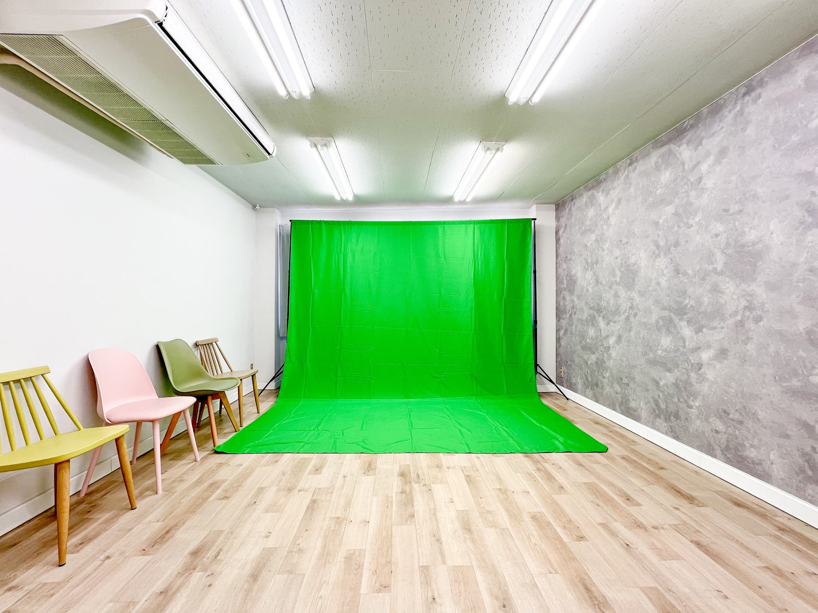 【神保町駅徒歩3分のレンタル撮影スタジオ】令和6年５月オープン！コスパ最強！自然光！撮影用備品無料貸出！の写真4