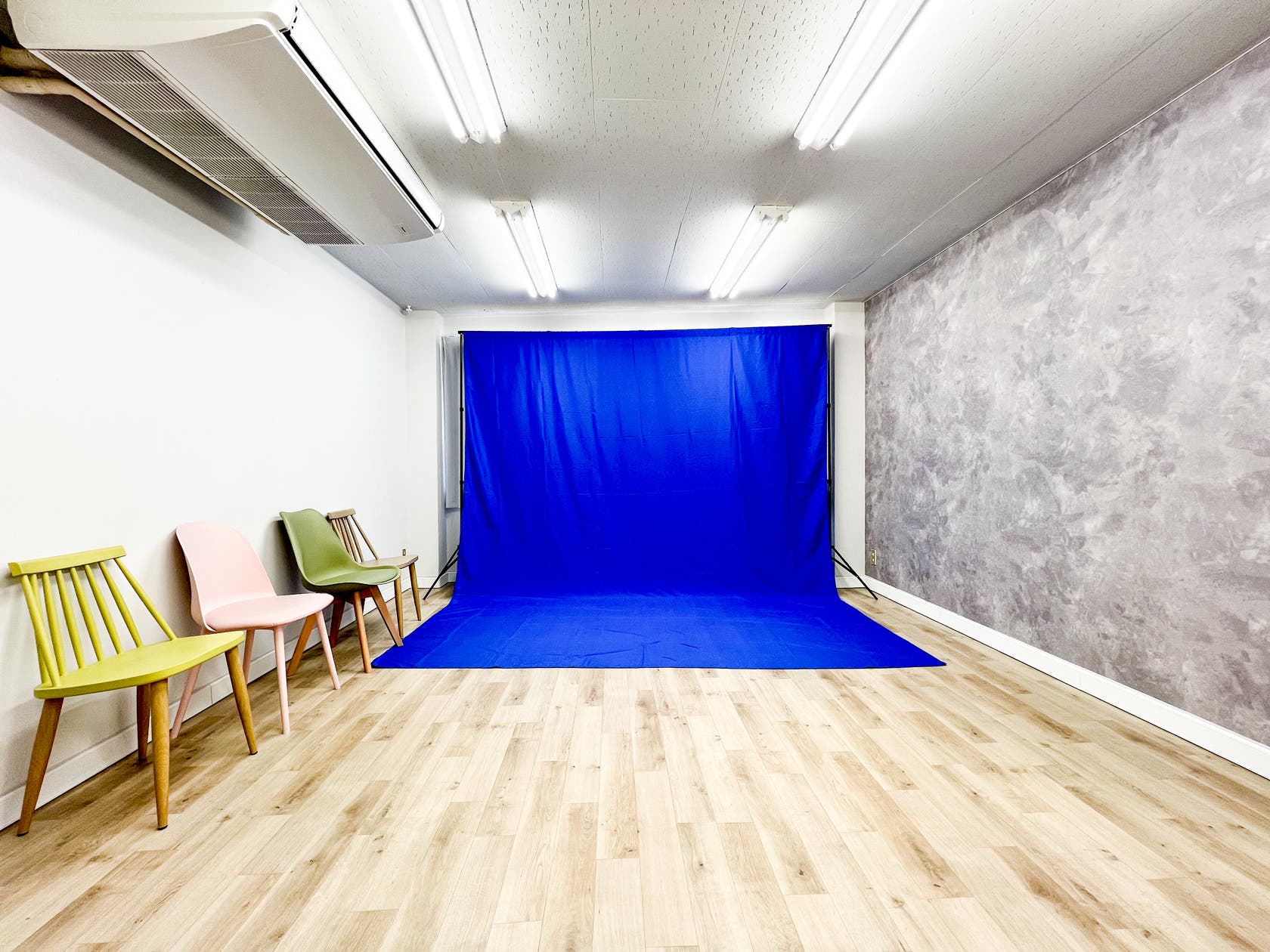 【神保町駅徒歩3分のレンタル撮影スタジオ】令和6年５月オープン！コスパ最強！自然光！撮影用備品無料貸出！の写真7