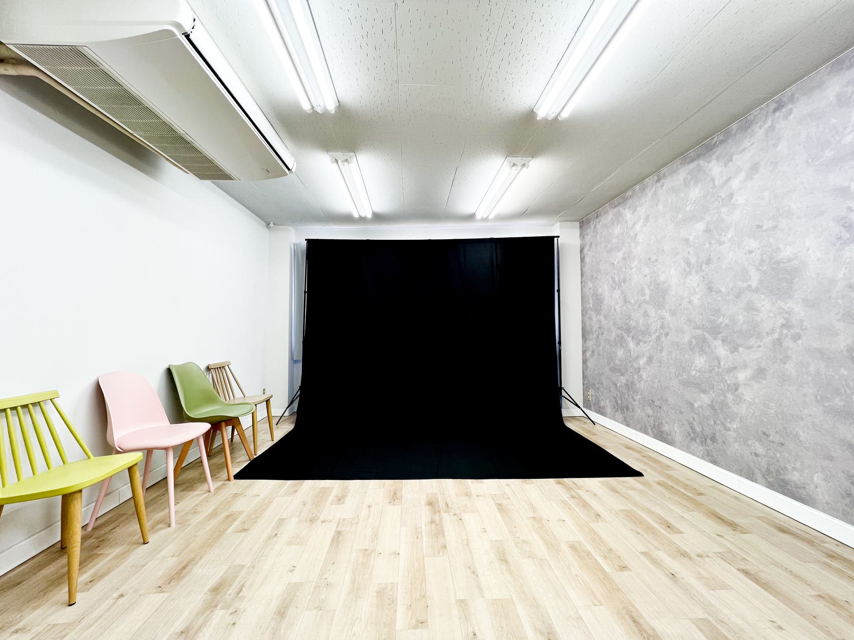 【神保町駅徒歩3分のレンタル撮影スタジオ】令和6年５月オープン！コスパ最強！自然光！撮影用備品無料貸出！の写真5