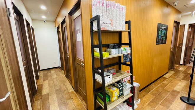 【¥220/30分!高円寺駅から1分】モニター・フリードリンク付き1名個室(個室11)※予約時間前は入室不可の写真4