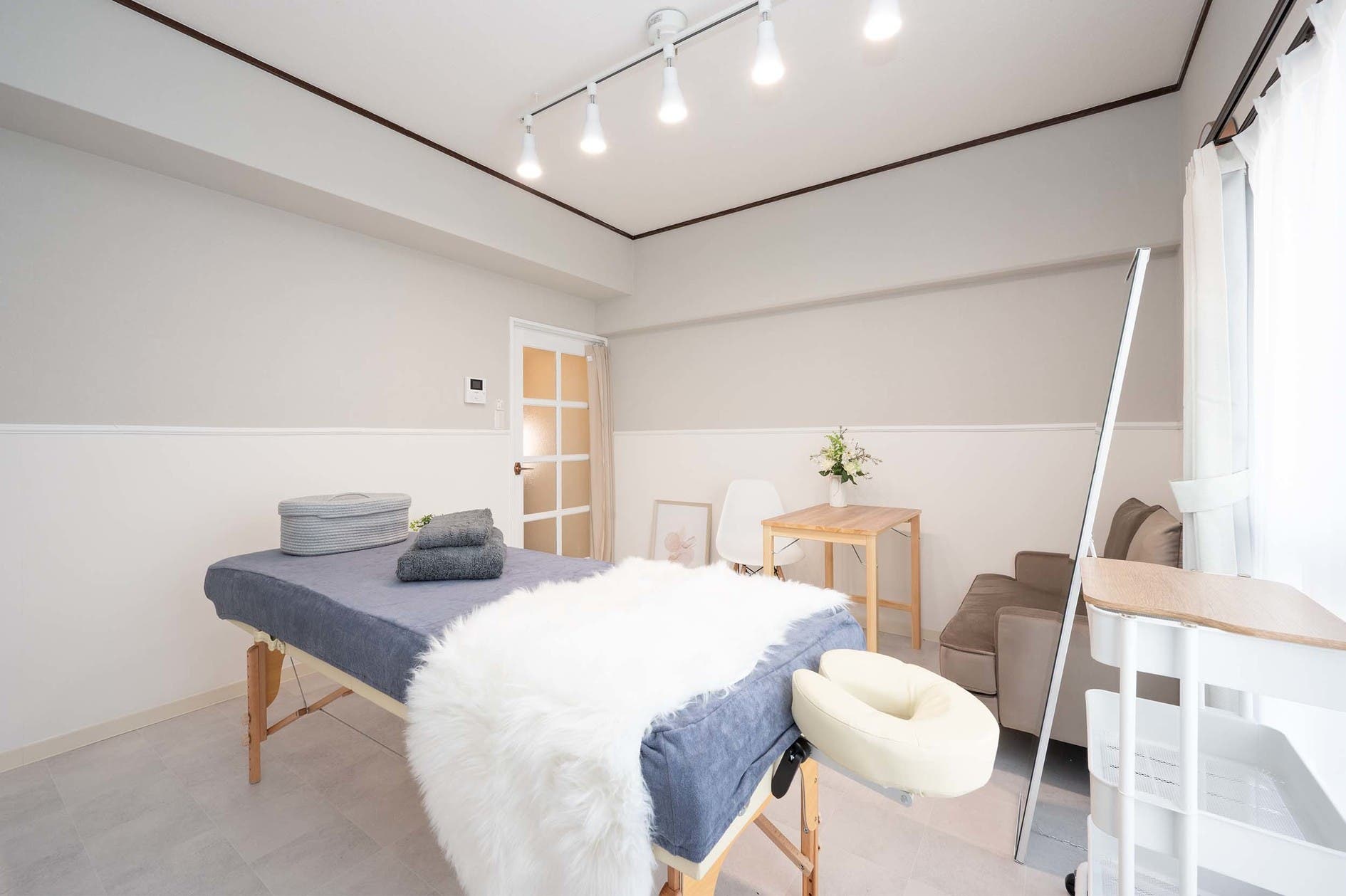 【04💐JR船橋駅北口４分すぐ/完全個室型プライベートサロン| ✨グッと高級感を演出✨】リラク・整体・ネイル💅/２3m²の写真9