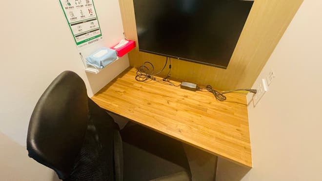 【¥330/30分!荻窪駅から1分】モニター・フリードリンク付き1名個室(個室1)※予約時間前は入室不可の写真1